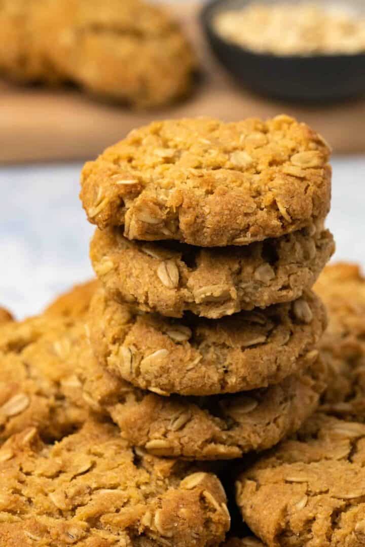 Simple Oatmeal Cookies - Gimme That Flavor