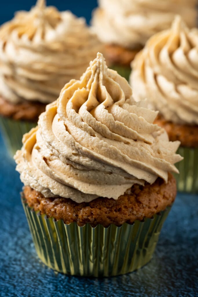 Biscoff Buttercream Frosting - Gimme That Flavor