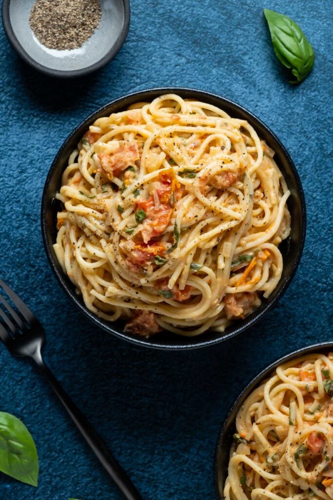 Hummus Pasta - Gimme That Flavor