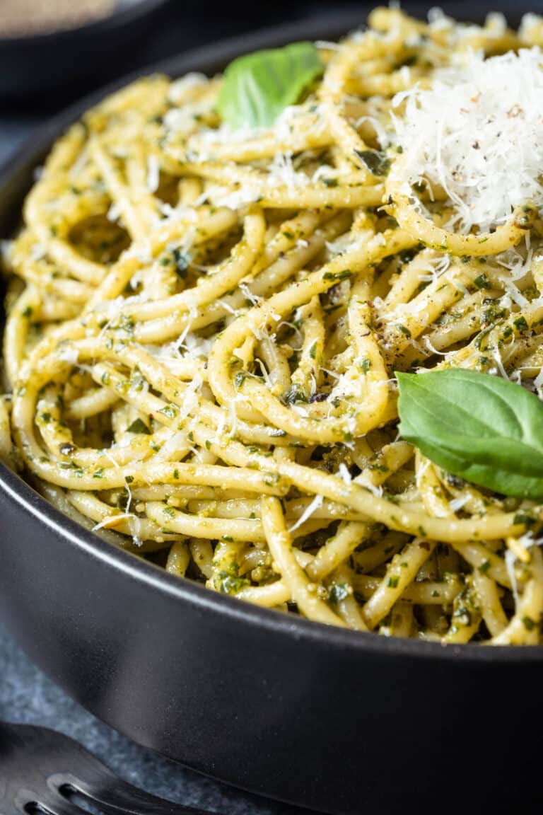 Al Pesto Pasta - Gimme That Flavor